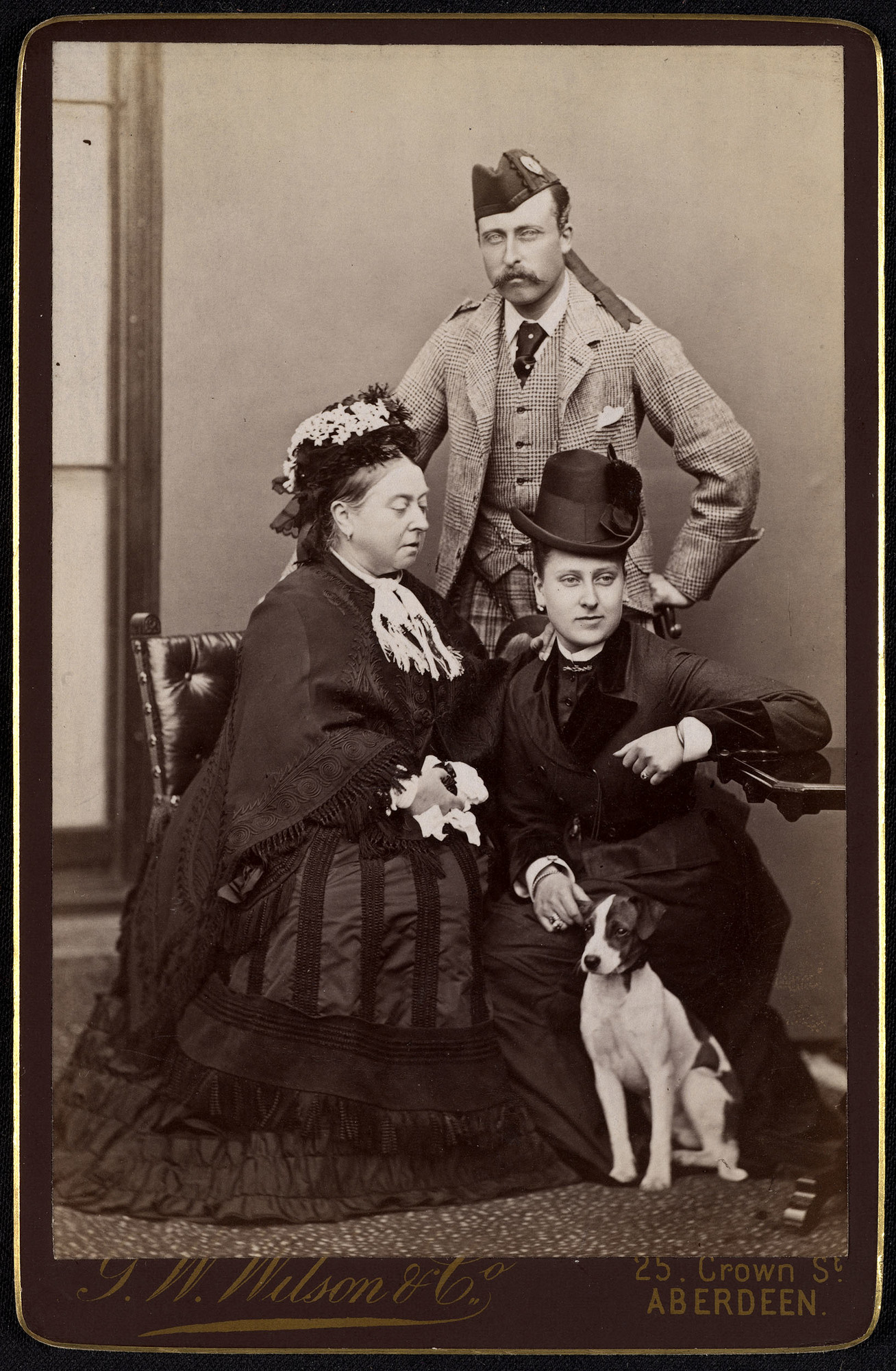 George Washington Wilson (1823-93) - Queen Victoria with Princess ...