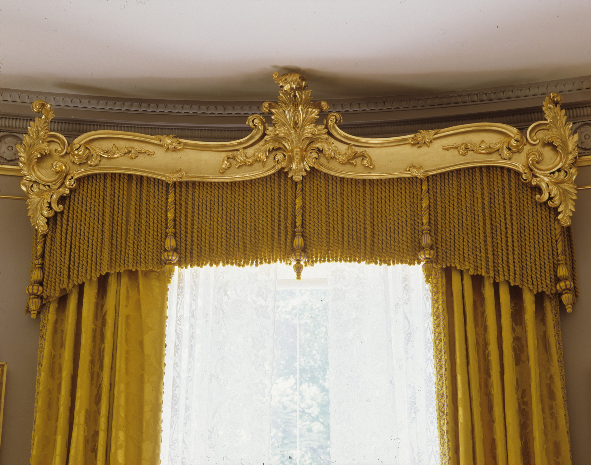RCIN 53650 - Pelmet