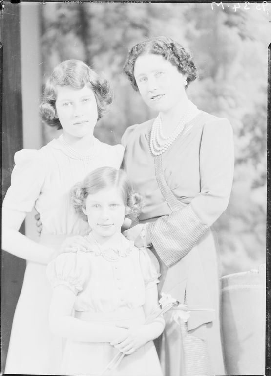 Marcus Adams (1875-1959) - Queen Elizabeth with Princess Elizabeth and ...
