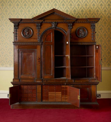 England - Cabinet